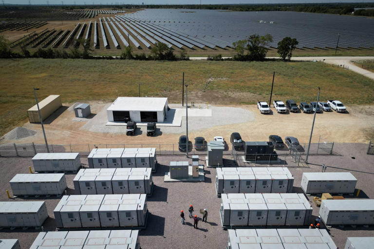 Renewable energy project cancellations spike in Texas amid tariffs ...
