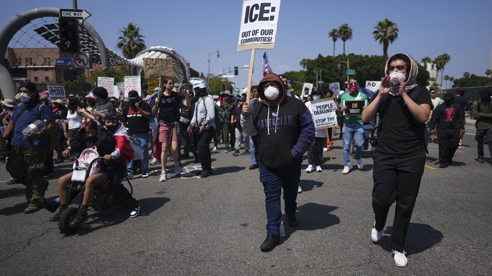 Trump officials quietly discuss moves in LA that avoid invoking ...