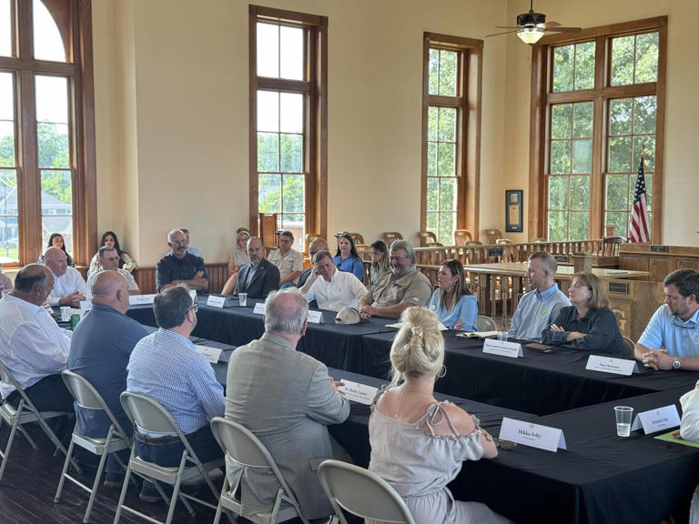 Governor, state senator host roundtable for NEA farmers