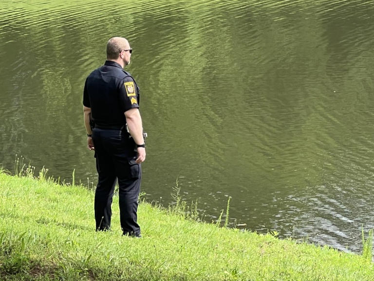 Bowie police officer being called a hero for saving a teenager from ...