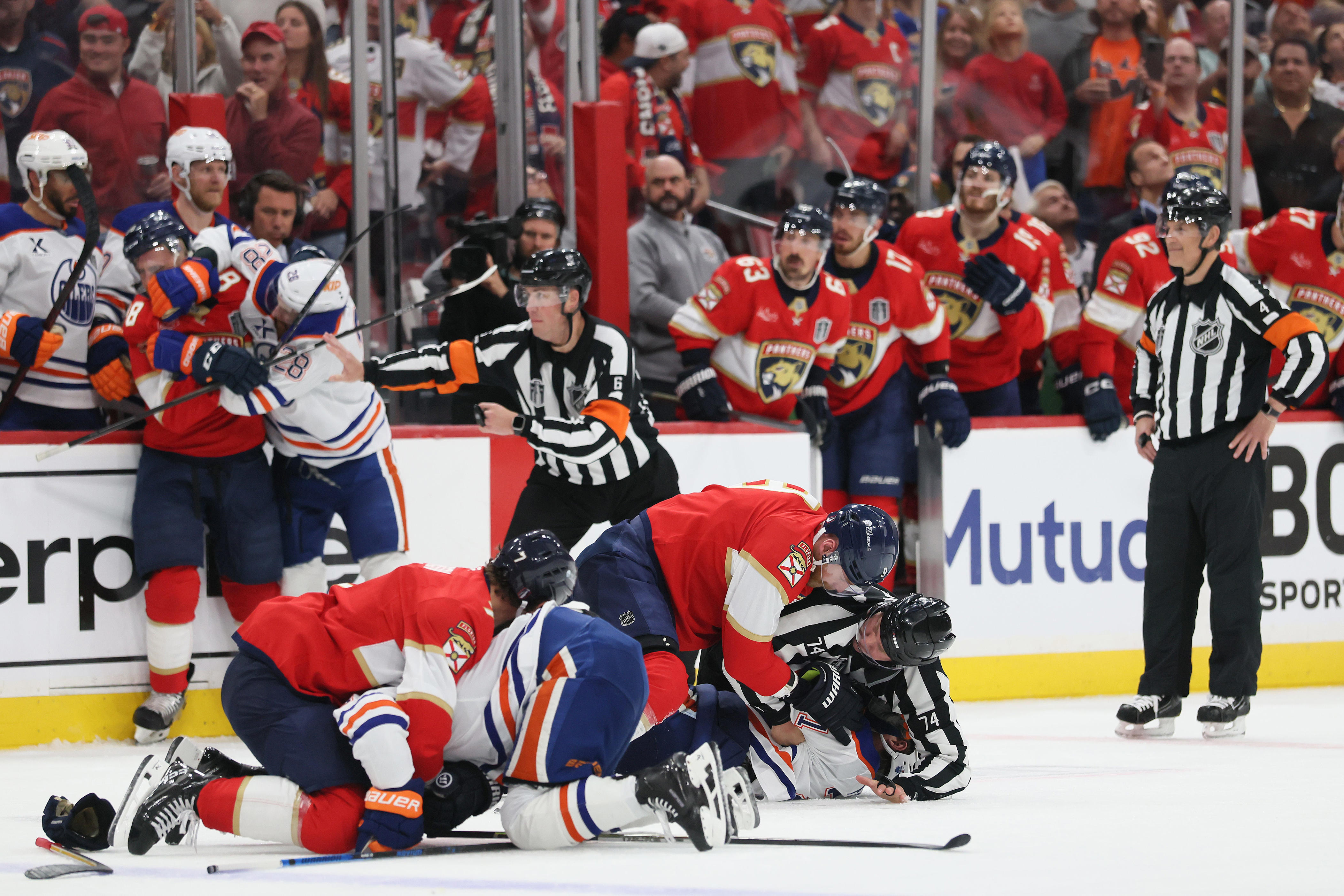 Stanley Cup Brawl: Massive melee breaks out between Panthers, Oilers ...