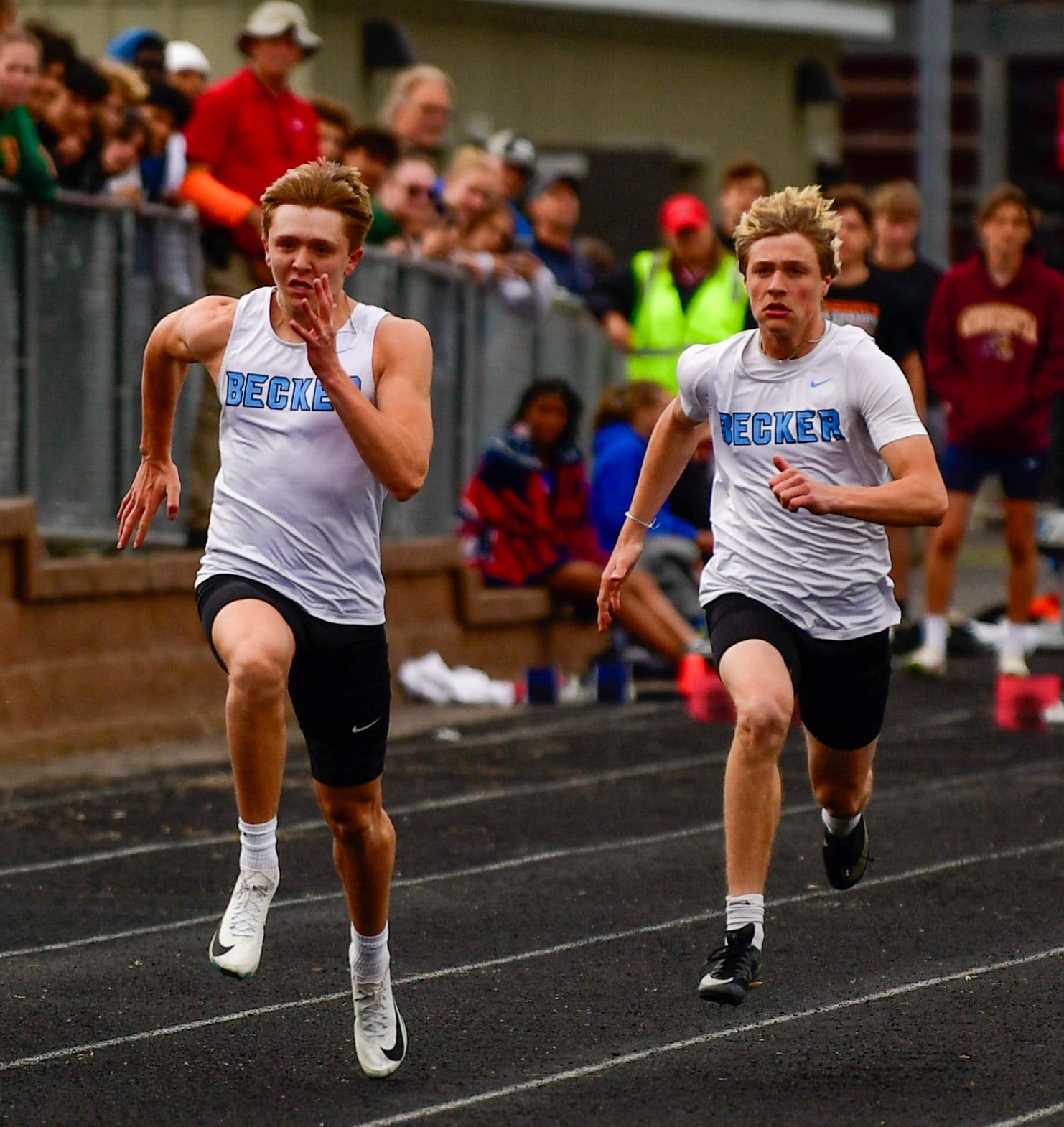 Bulldogs bark the loudest at finals, Becker wins first track and field ...