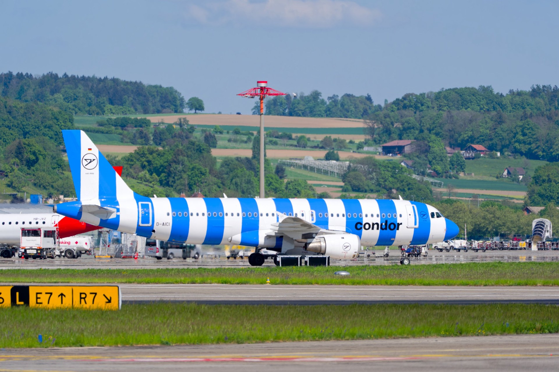 Passengers stuck on flight to nowhere for 32 hours