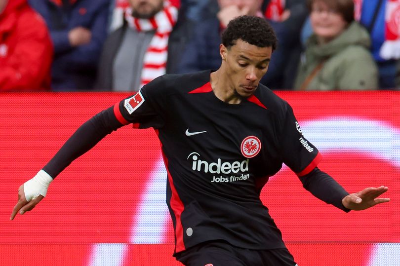 Hugo Ekitike transfer saga takes new turn as Chelsea dealt huge blow ...