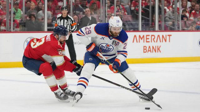 Panthers rout Oilers to take 2-1 series lead in Stanley Cup Final