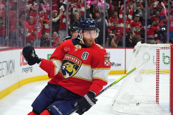 Panthers dominate Oilers, chase Skinner in 6-1 Game 3 rout