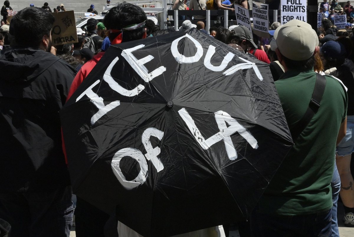 LAPD warns 'many more arrests' as 700 Marines deployed to Los Angeles