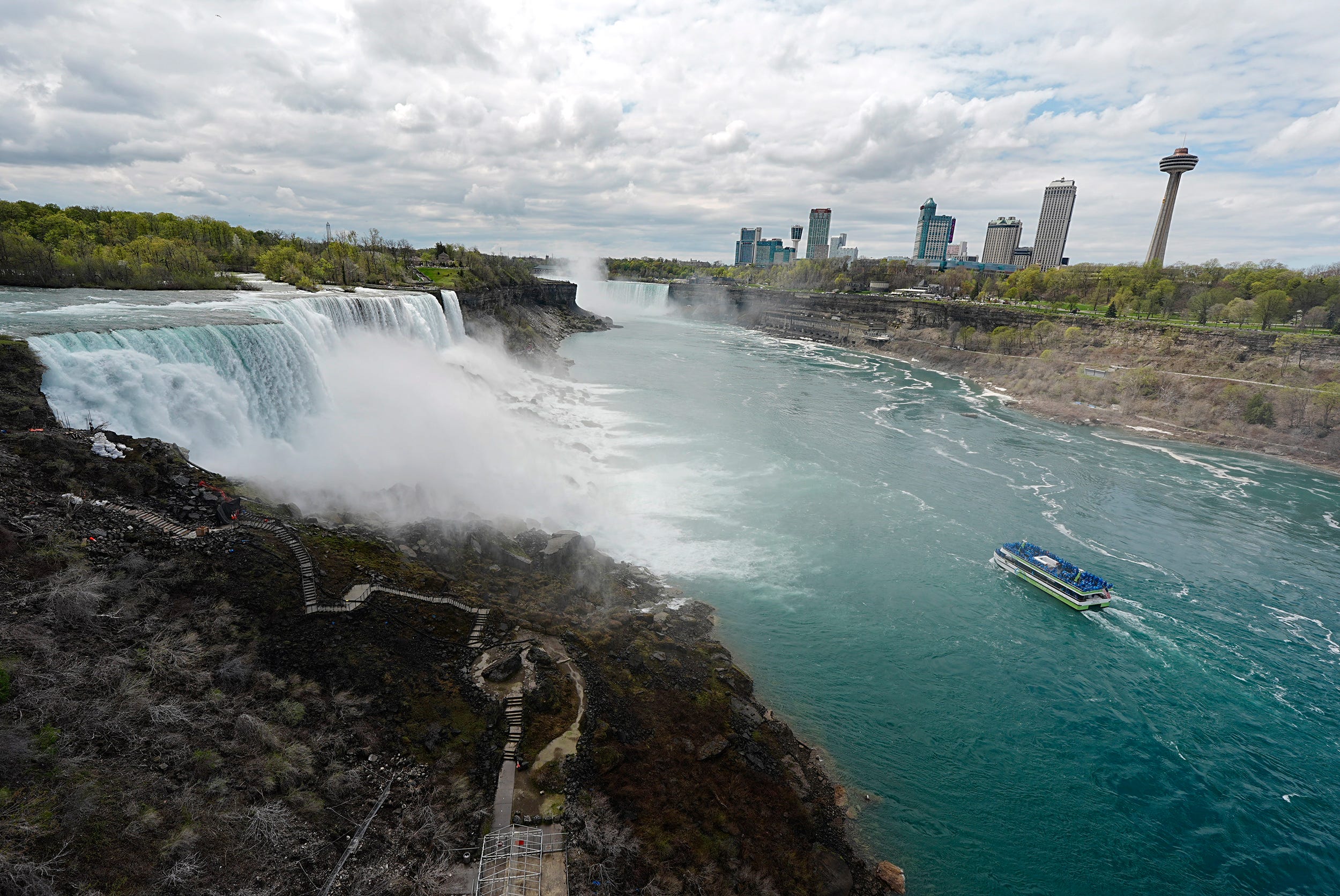 From waterfalls to lighthouses, here are the 11 best scenic spots in ...