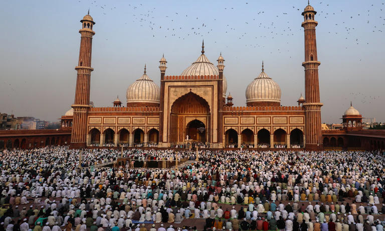 Islam increases its share of the global population as the world's ...