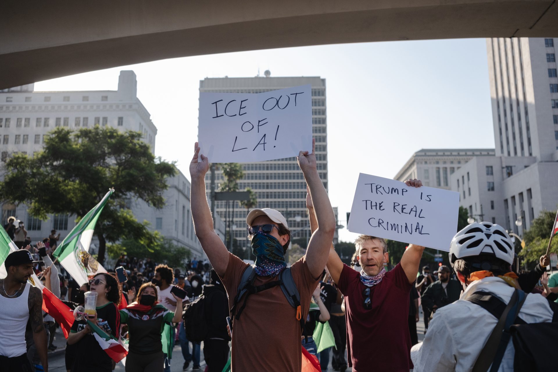 Chaos in LA: photos of the protests against ICE
