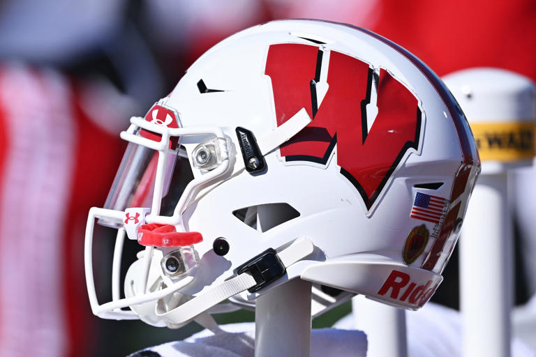 Wisconsin football recruiting assistant leaves for position with NFL team