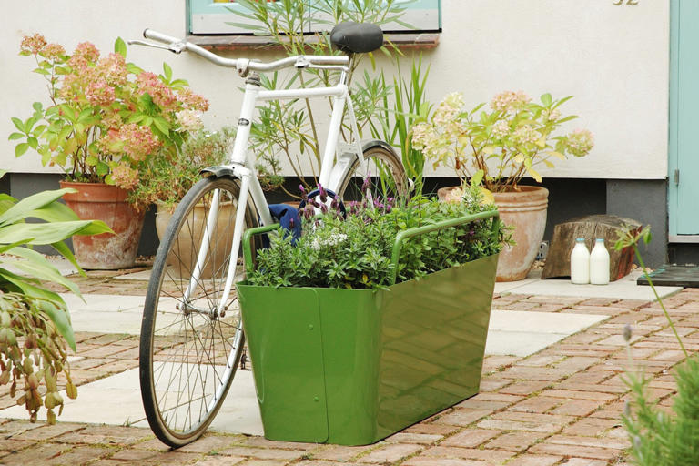 This Genius Front Garden Design Is How Londoners Store Their Bikes ...
