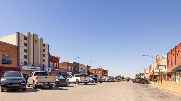 This Underrated Oklahoma Town Is A Treasure Trove Of Antique Stores ...
