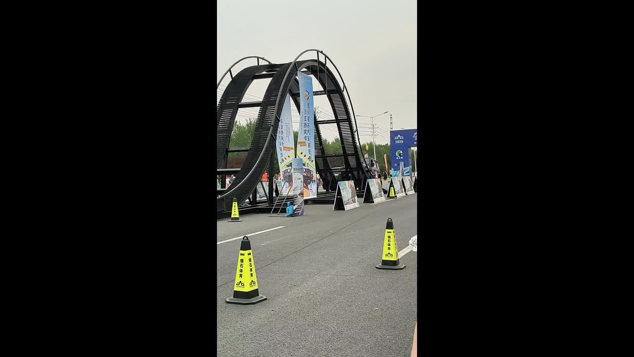 Jeep's motor show stunt goes wrong when it gets stuck at the top of ramp