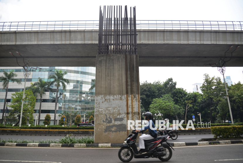 Tiang monorel mangkrak di Jakarta dibongkar, legislator ingatkan ...