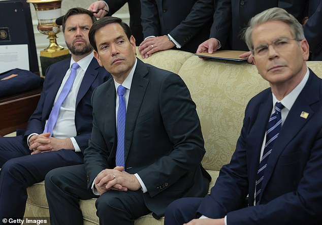 Trump's two most popular Cabinet secretaries are the ones who clashed ...