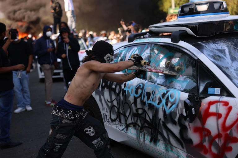 Fetterman rips ‘anarchy and true chaos’ in LA, warns Dems not to cede ...