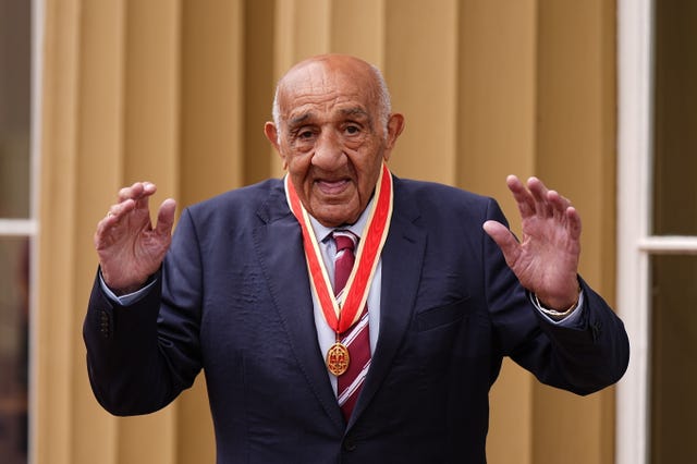 Rugby league star Sir Billy Boston’s knighthood ‘a little bit late ...