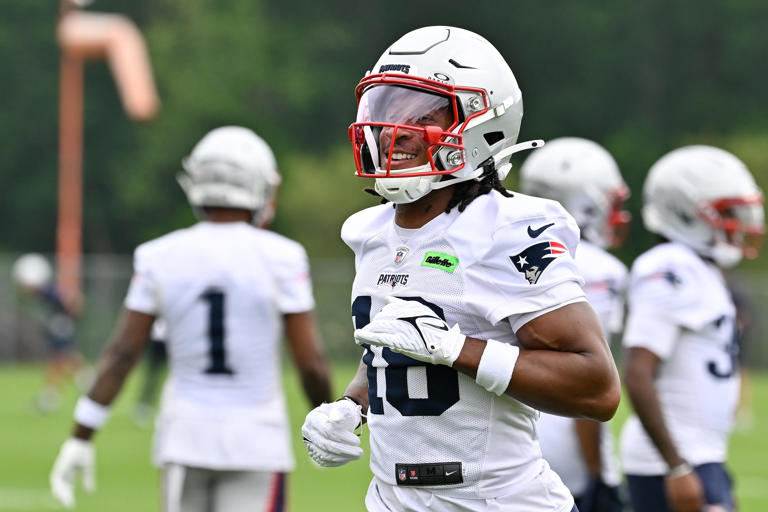 5 standout Patriots players from first minicamp practice
