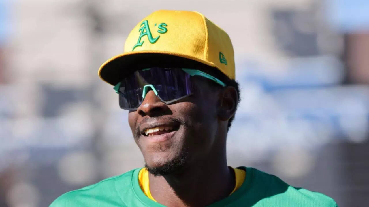 Watch: Denzel Clarke's incredible wall grab best home run steal ever in ...