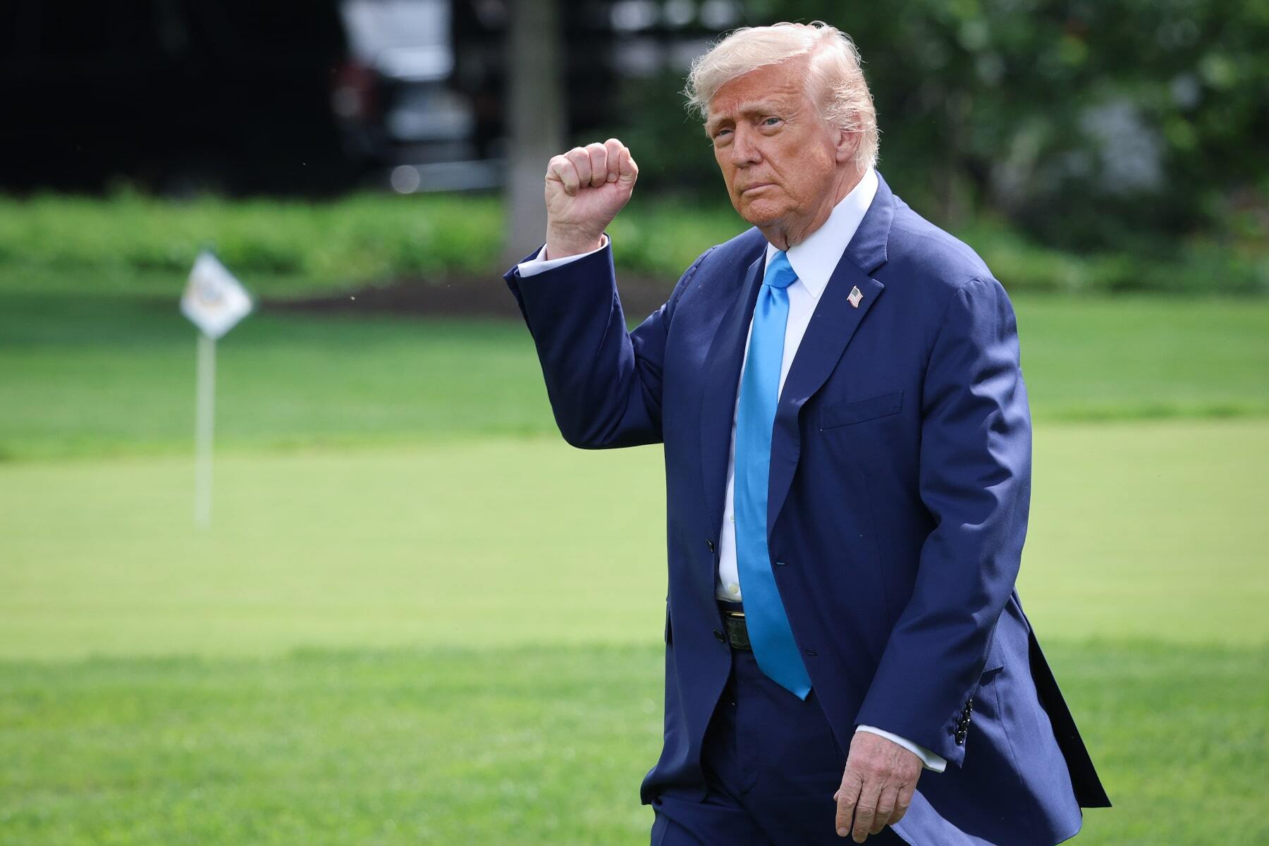 Trump deploys 700 marines to face anti-immigration riots in Los Angeles