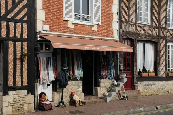 20 Hidden Villages in the French Countryside