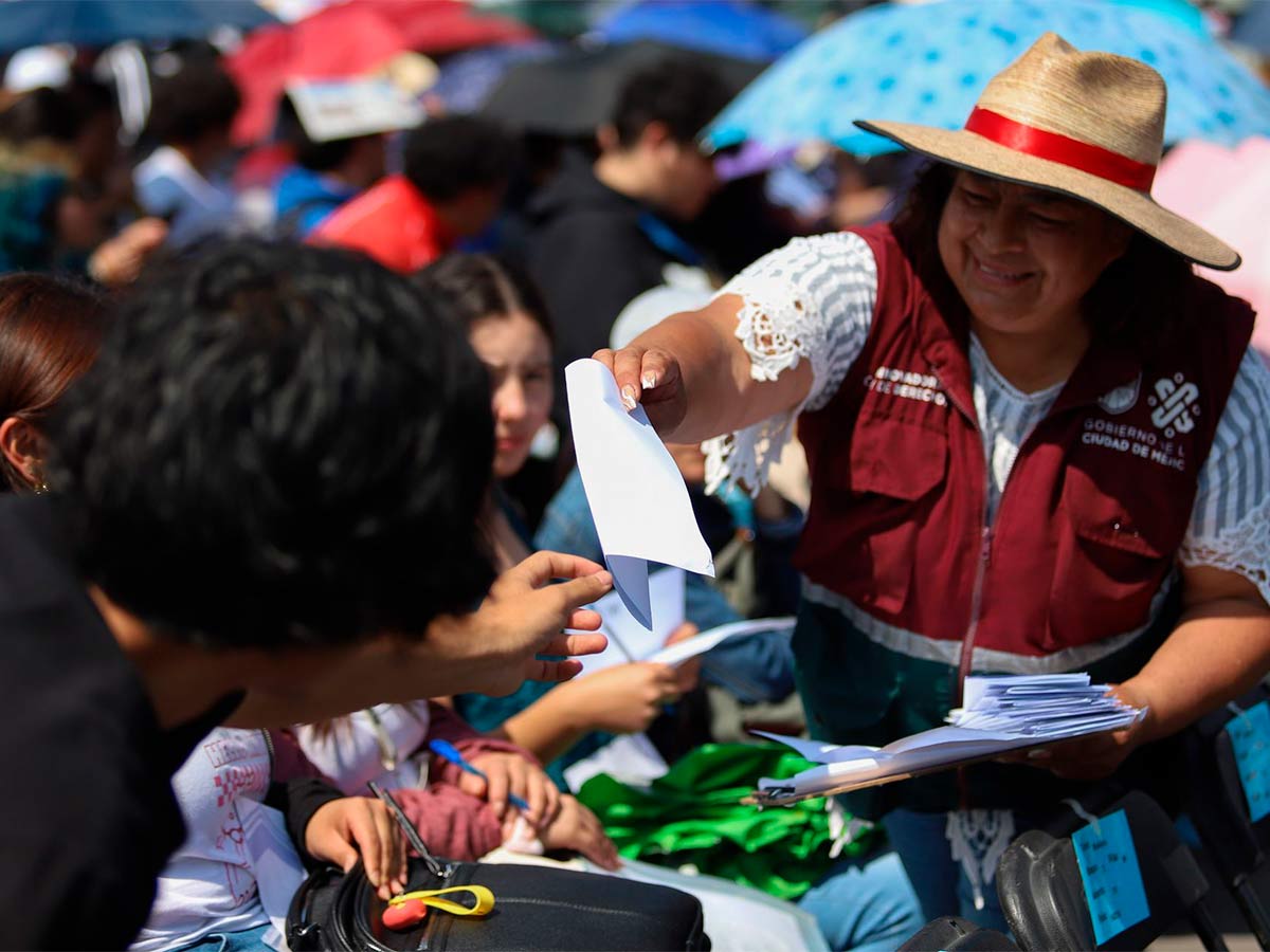 Tres letras cobran hoy la beca Benito Juárez y Rita Cetina