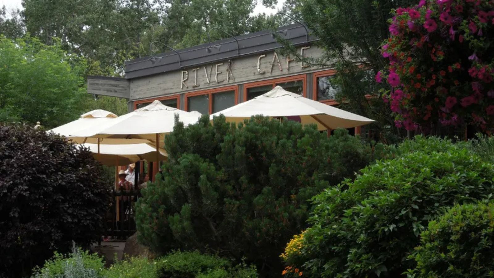 26 Canadian Restaurants That Use 100% Local Ingredients