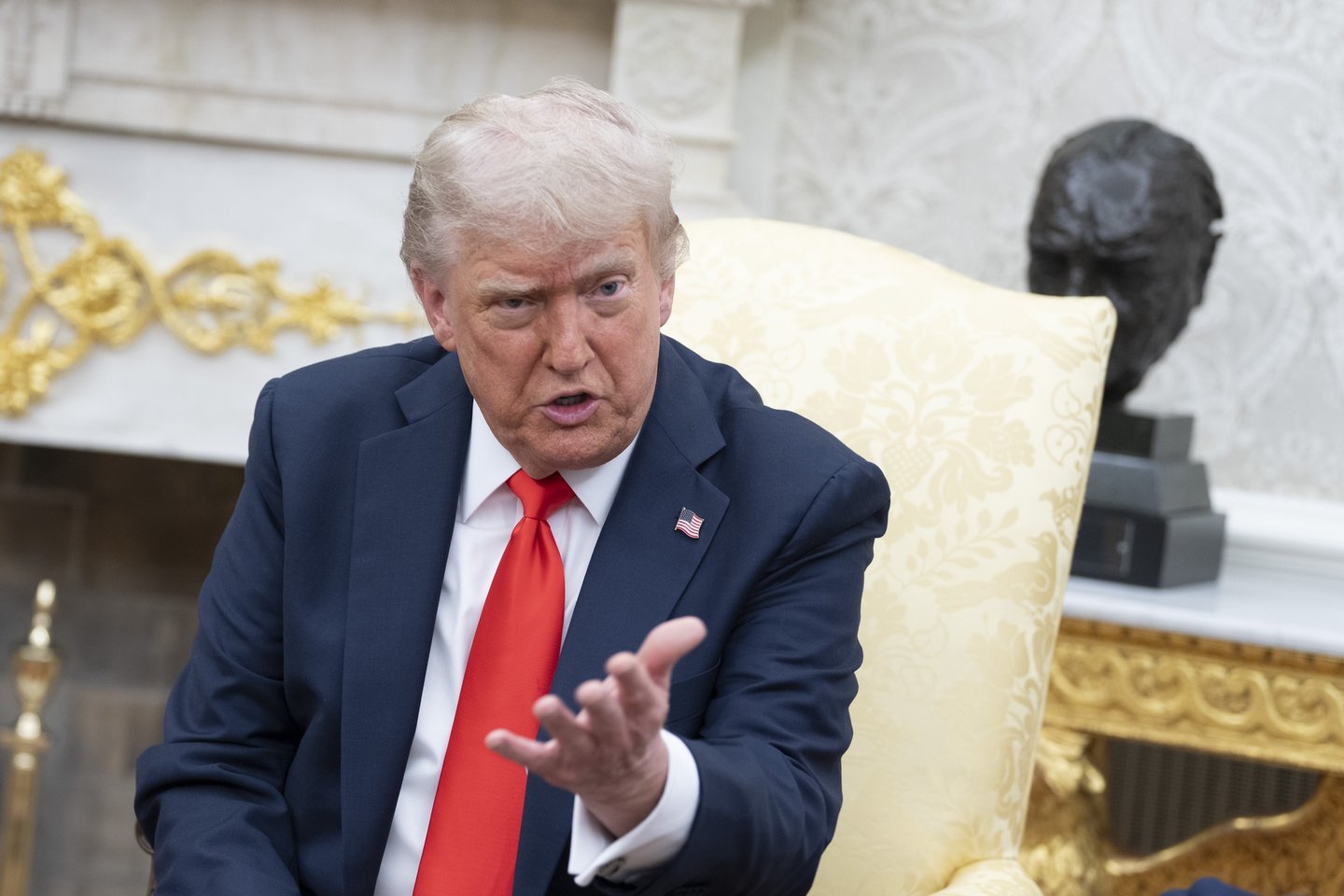 Passaportes trans. Juíza bloqueia medida de Trump