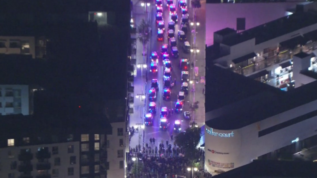Los Angeles anti-ICE protests enter fourth night amid National Guard ...