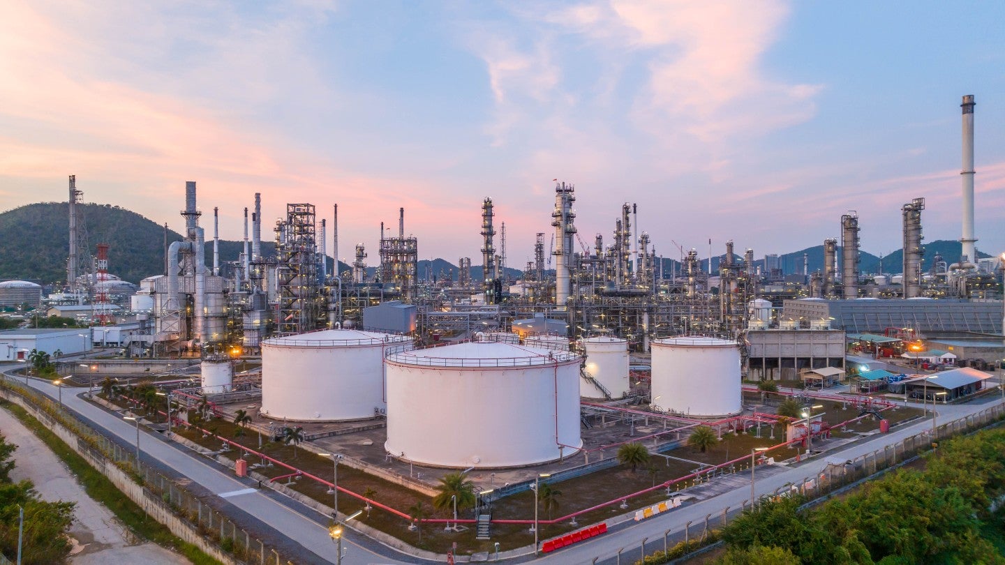 California fuel imports hit four-year peak due to refinery outages