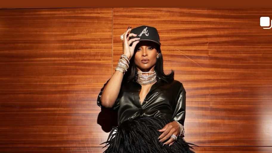 Ciara’s all-black stunner has Russell Wilson swooning during Giants ...