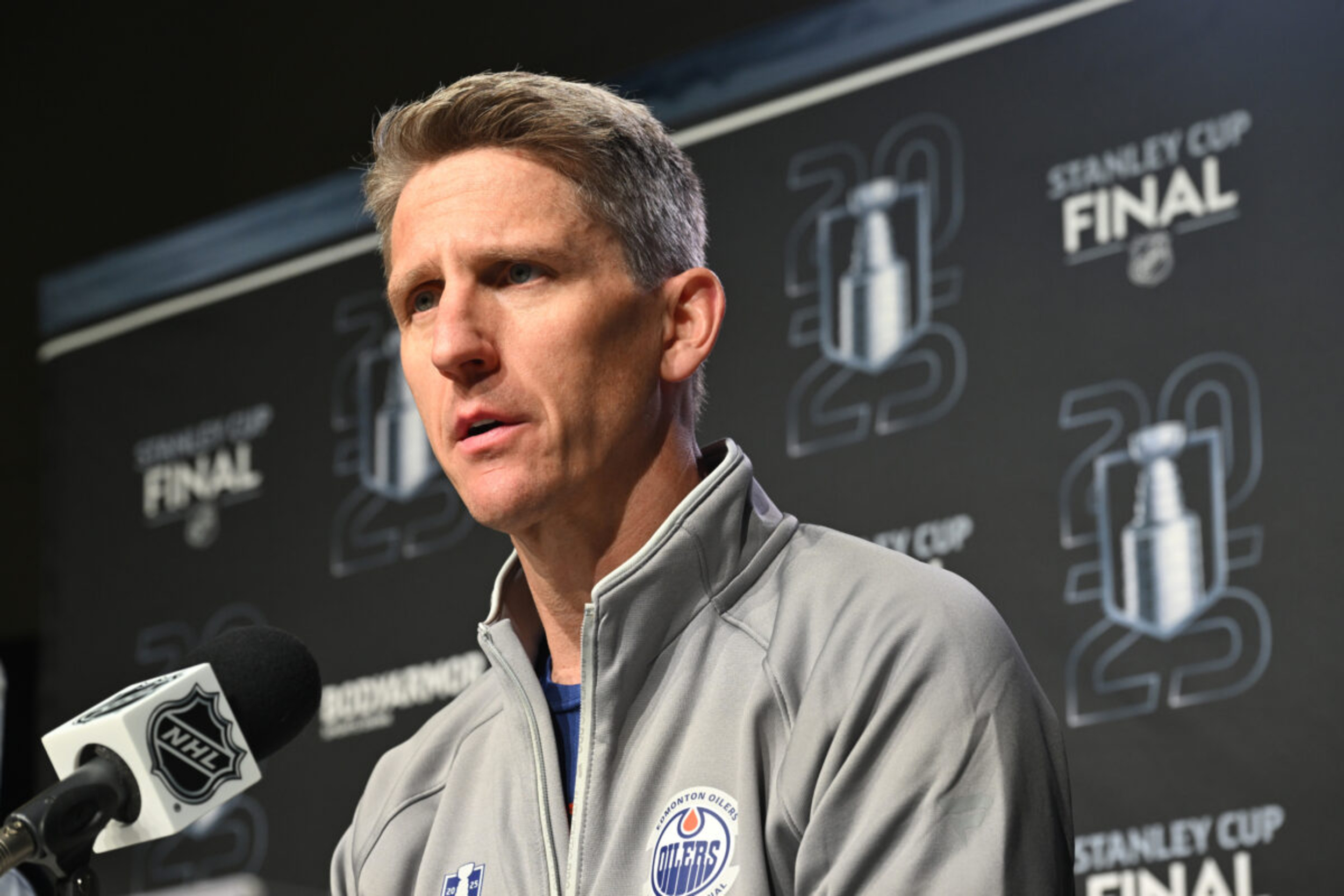 Woll Timeline, Knoblauch Deal, Hart Decision & More NHL Rumors