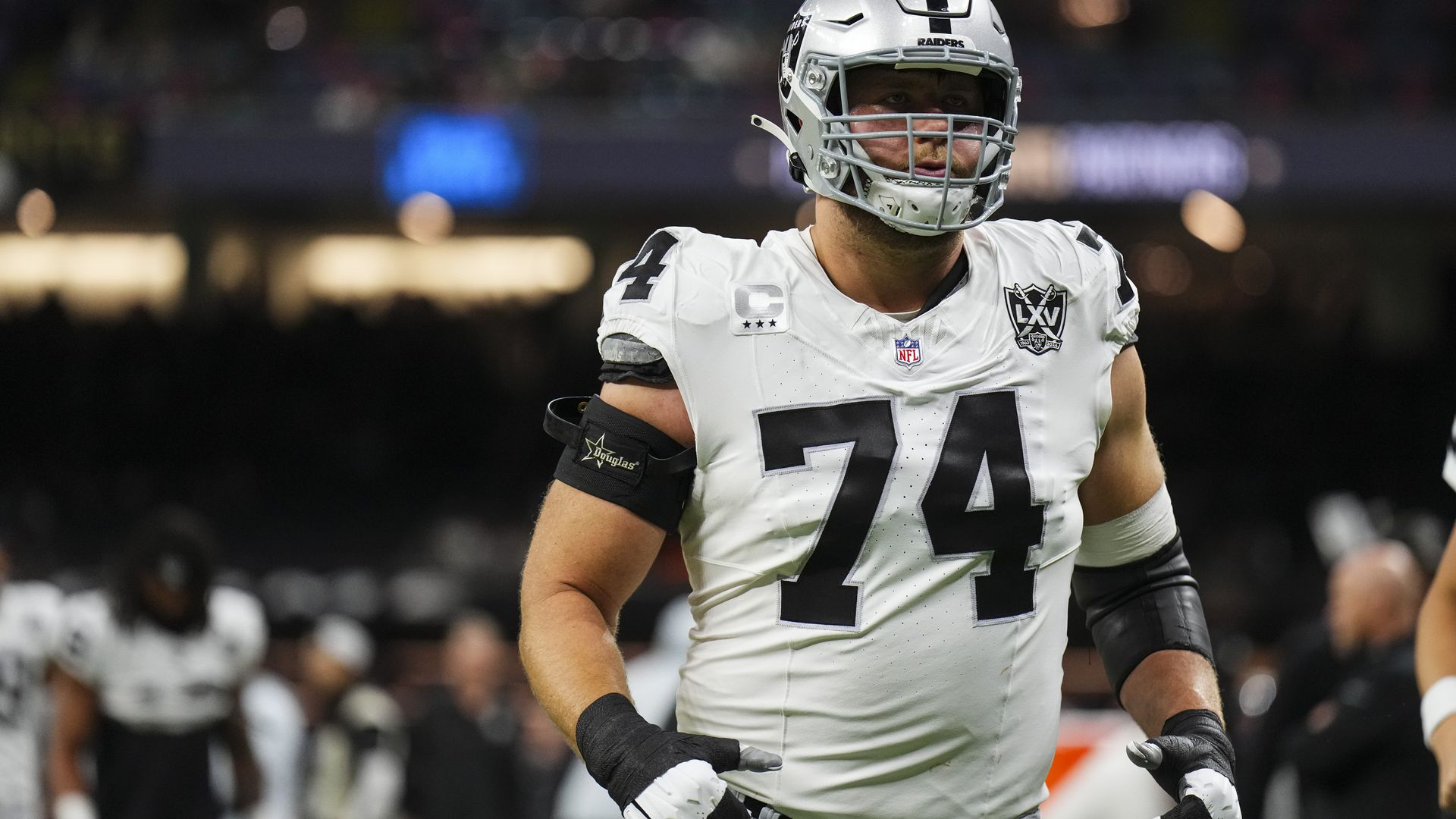 Kolton Miller sends message to Raiders