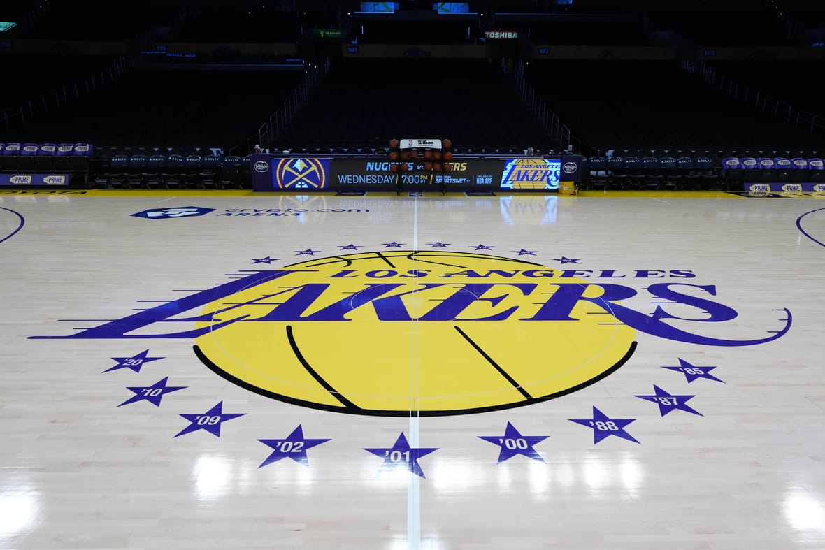 Pair of reports offer good and bad news on Los Angeles Lakers search ...