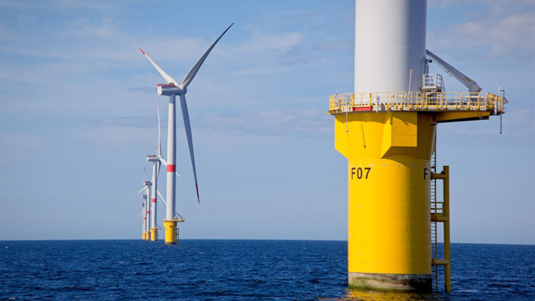 Electric vessel charging is viable for offshore power industry – report