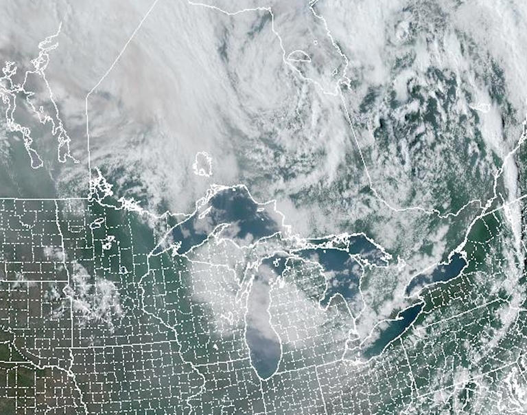 Drop in air quality returns to Ontario with wildfire smoke, storm risk