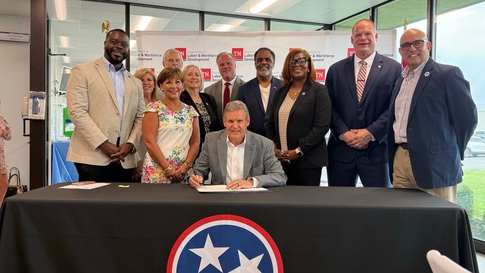 Governor Lee signs executive order to boost Tennessee workforce development