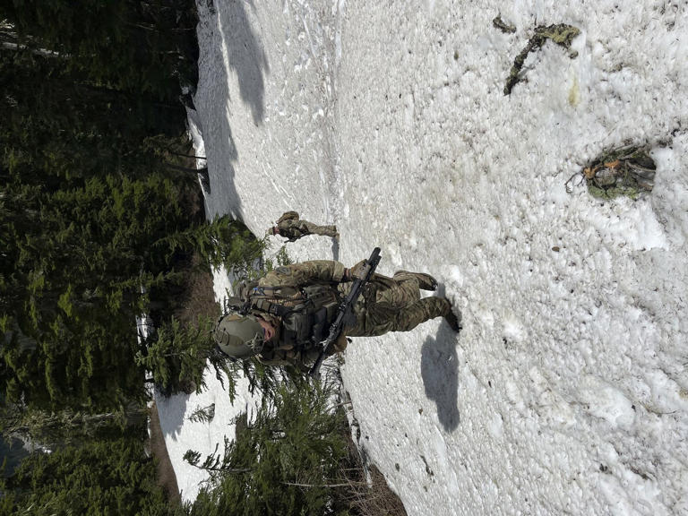 Authorities believe they spotted ex-soldier Travis Decker, who is ...