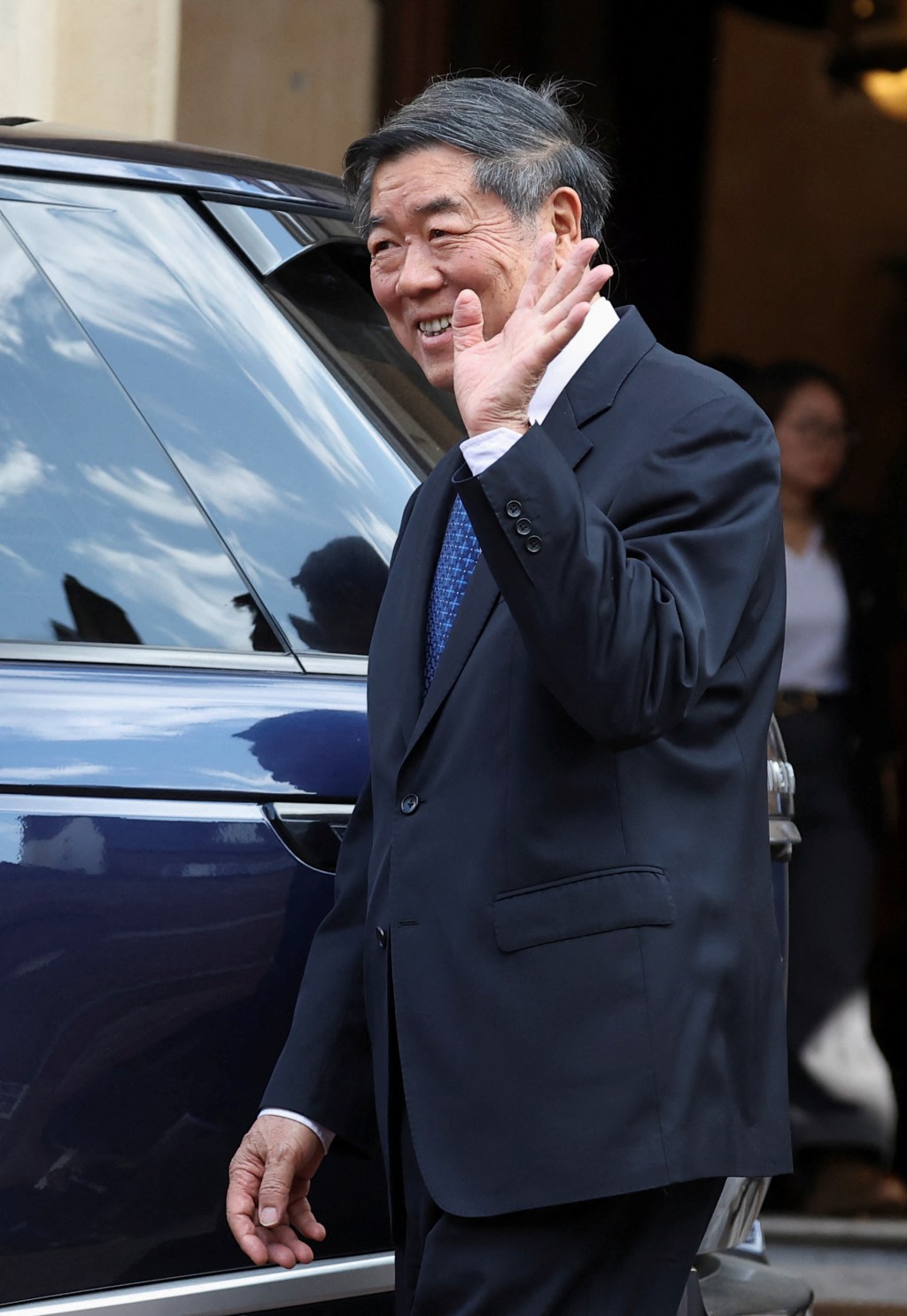 Chinese surrender! Beijing bigwigs chowed on US fast food at London ...