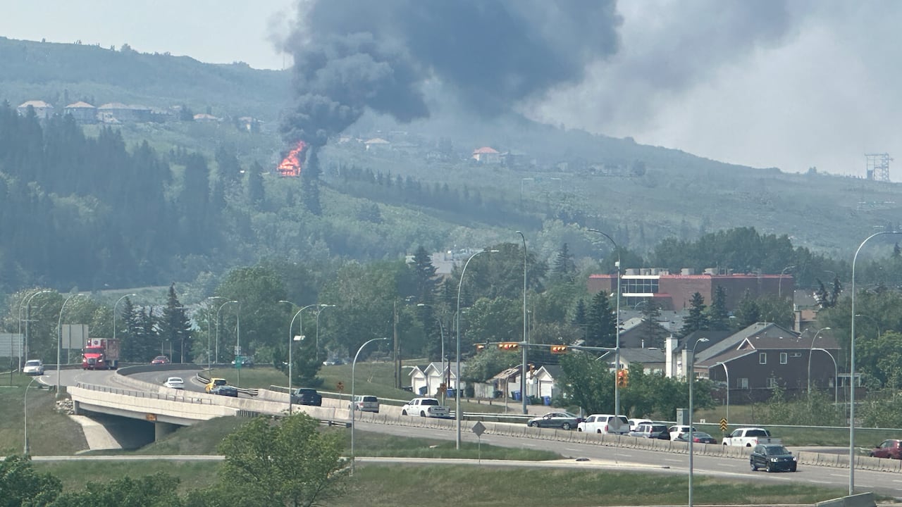 Firefighters respond to structure fire in northwest Calgary