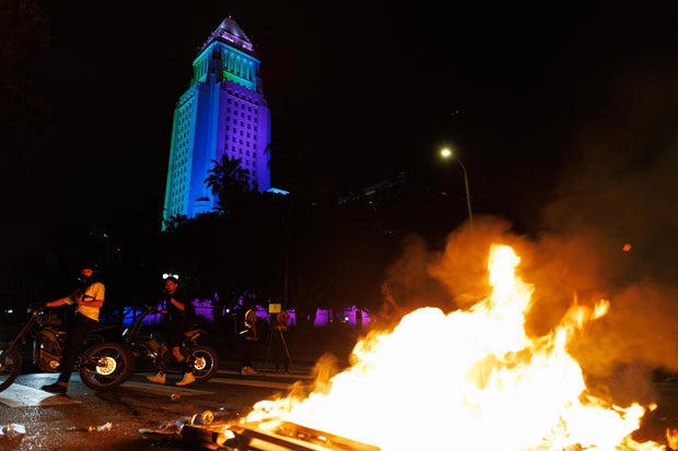 Los Angeles anti-ICE protests enter fourth night amid National Guard ...
