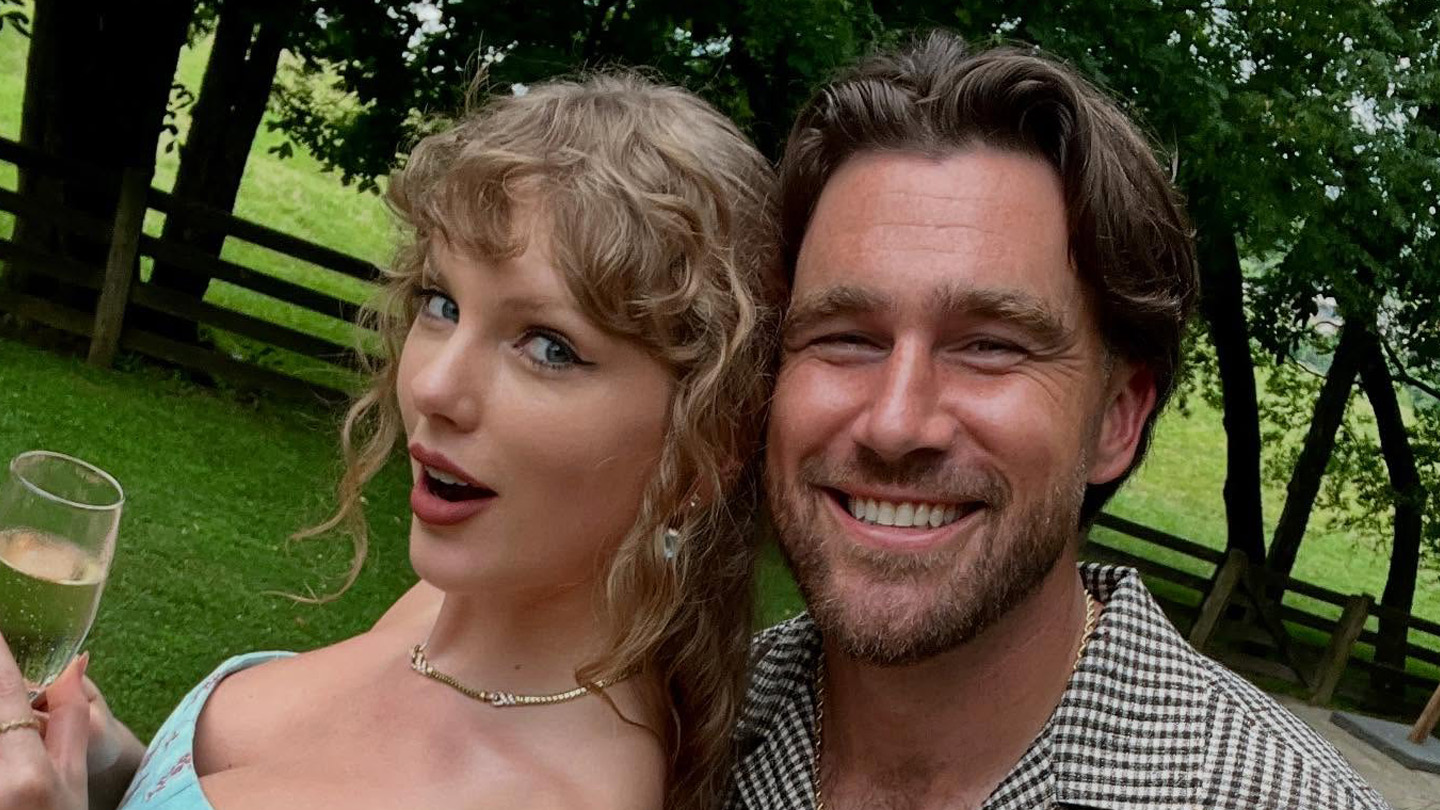 Taylor Swift fans convinced she's married Travis Kelce