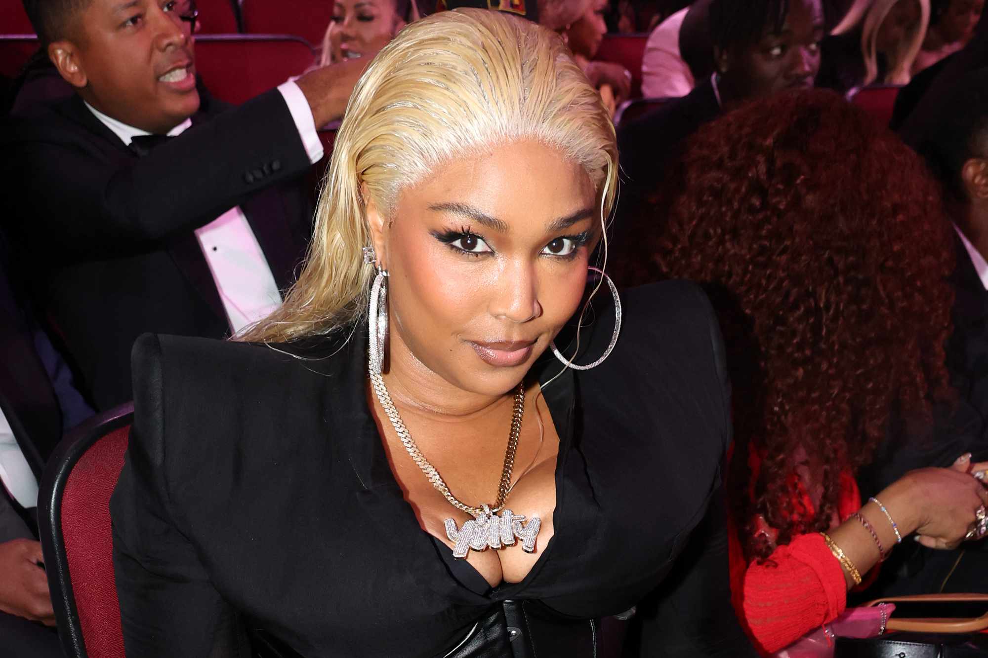 Lizzo Shows Off Slimmed-Down Figure in Leather Corset Minidress at 2025 ...