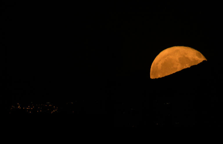 When is the strawberry moon visible in NY? See peak times, cloud ...