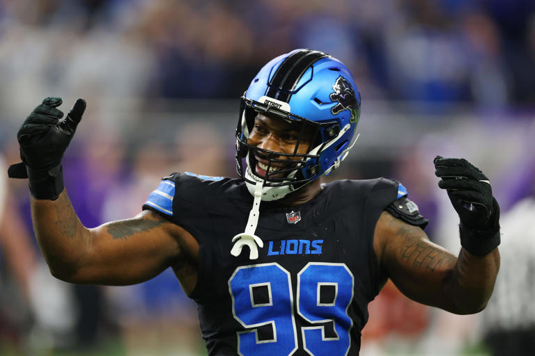 Former Lions pass rusher Za'Darius Smith announces sudden retirement