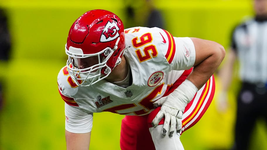 KC Royals deploy Chiefs' secret weapon for first pitch of Yankees series