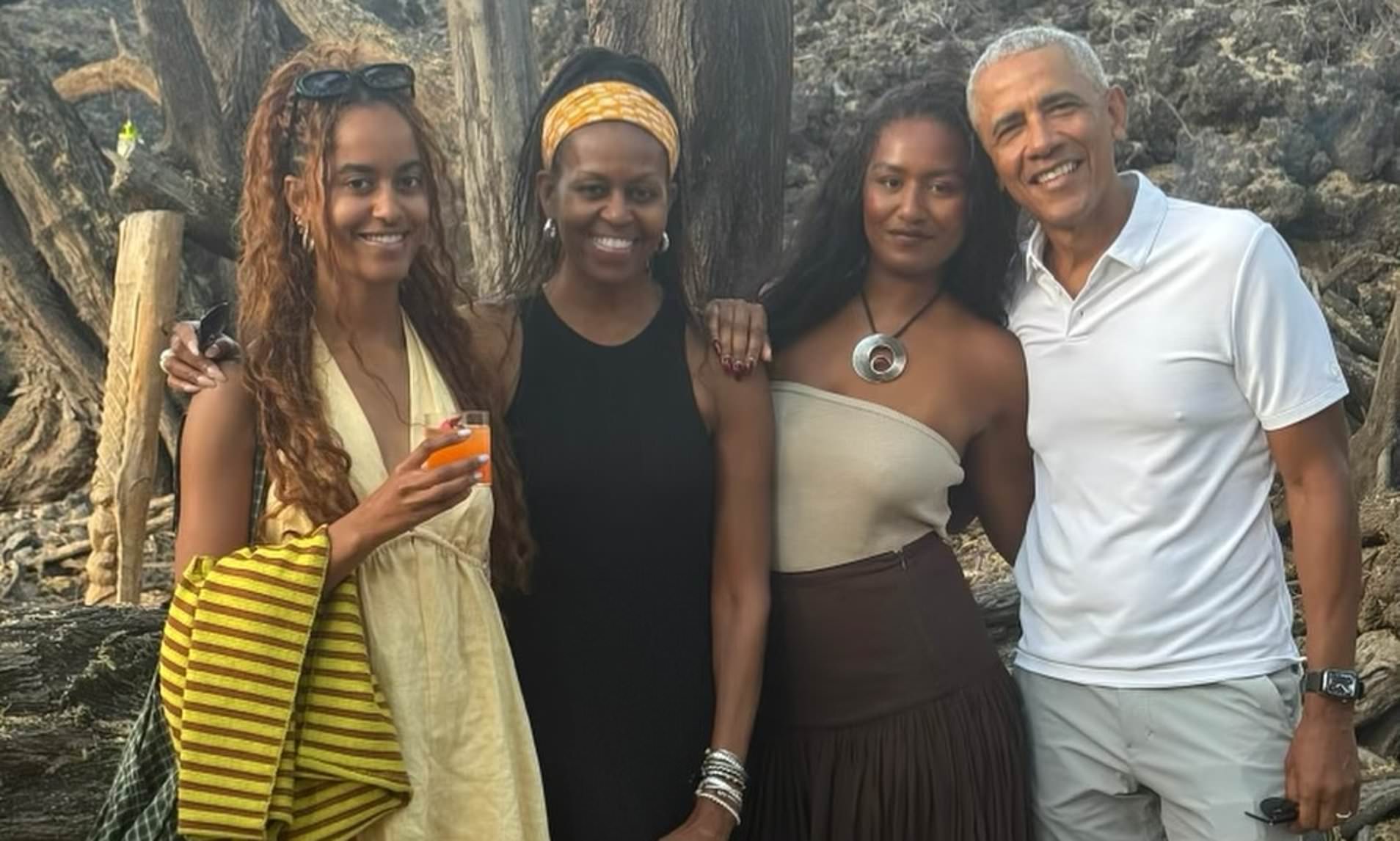 Barack and Michelle Obama put on brave face with daughters amid divorce ...