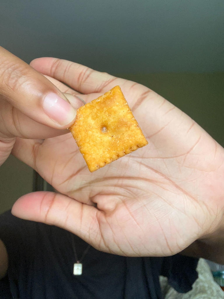 I Tried The Baconator Cheez-Its — Here’s What They Really Taste Like