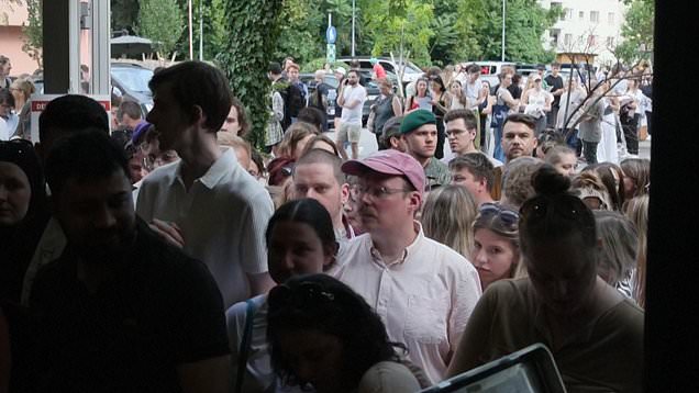 People queue to give blood for Austrian shooting victims, say they feel ...